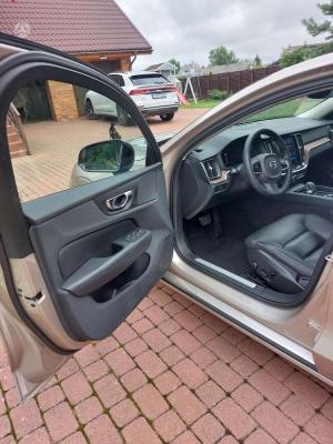 Brūns Volvo S60 2023 Klaipėda, ar dzinēja tilpumu 2.00 L un nobraukumu 24 tūkst. km par 25300 €, foto 14 vietnē AUTOMOTO.COM.LV