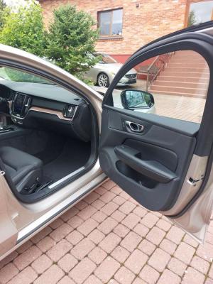 Brūns Volvo S60 2023 Klaipėda, ar dzinēja tilpumu 2.00 L un nobraukumu 24 tūkst. km par 25300 €, foto 16 vietnē AUTOMOTO.COM.LV