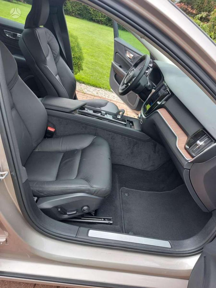 Brūns Volvo S60 2023 Klaipėda, ar dzinēja tilpumu 2.00 L un nobraukumu 24 tūkst. km par 25300 €, foto 17 vietnē AUTOMOTO.COM.LV