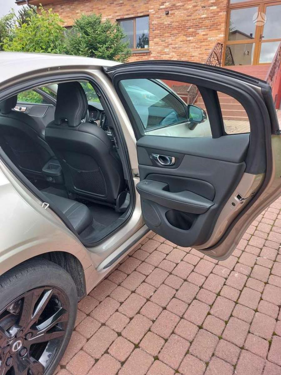 Brūns Volvo S60 2023 Klaipėda, ar dzinēja tilpumu 2.00 L un nobraukumu 24 tūkst. km par 25300 €, foto 18 vietnē AUTOMOTO.COM.LV