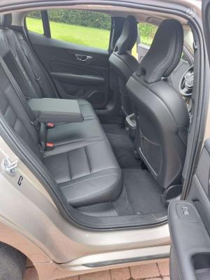 Brūns Volvo S60 2023 Klaipėda, ar dzinēja tilpumu 2.00 L un nobraukumu 24 tūkst. km par 25300 €, foto 19 vietnē AUTOMOTO.COM.LV
