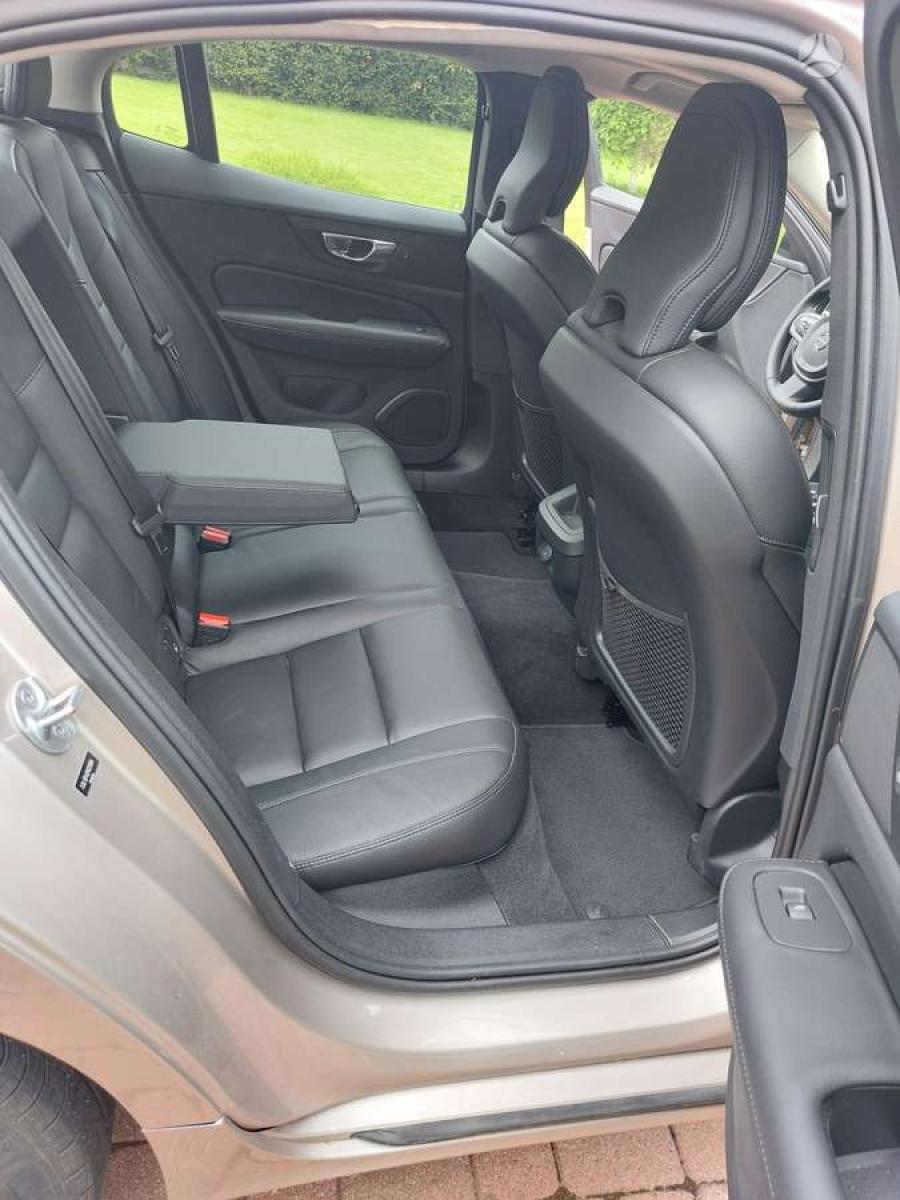 Brūns Volvo S60 2023 Klaipėda, ar dzinēja tilpumu 2.00 L un nobraukumu 24 tūkst. km par 25300 €, foto 19 vietnē AUTOMOTO.COM.LV