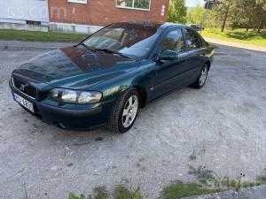 Zaļš Volvo S60 2000 Saldus, ar dzinēja tilpumu 2.40 L un nobraukumu 261 tūkst. km par 1000 €, foto 1 vietnē AUTOMOTO.COM.LV