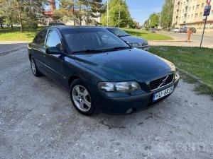 Zaļš Volvo S60 2000 Saldus, ar dzinēja tilpumu 2.40 L un nobraukumu 261 tūkst. km par 1000 €, foto 2 vietnē AUTOMOTO.COM.LV