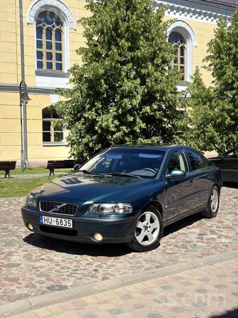 Zaļš Volvo S60 2000 Kuldīga, ar dzinēja tilpumu 2.40 L un nobraukumu 0 tūkst. km par 1500 €, foto 1 vietnē AUTOMOTO.COM.LV