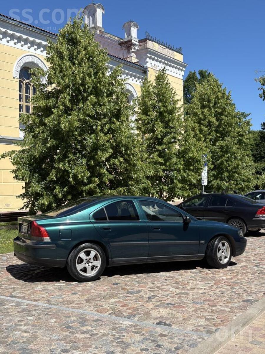 Zaļš Volvo S60 2000 Kuldīga, ar dzinēja tilpumu 2.40 L un nobraukumu 0 tūkst. km par 1500 €, foto 4 vietnē AUTOMOTO.COM.LV