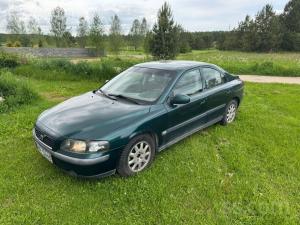 Zaļš Volvo S60 2001 Ogre, ar dzinēja tilpumu 2.40 L un nobraukumu 521 tūkst. km par 600 €, foto 1 vietnē AUTOMOTO.COM.LV