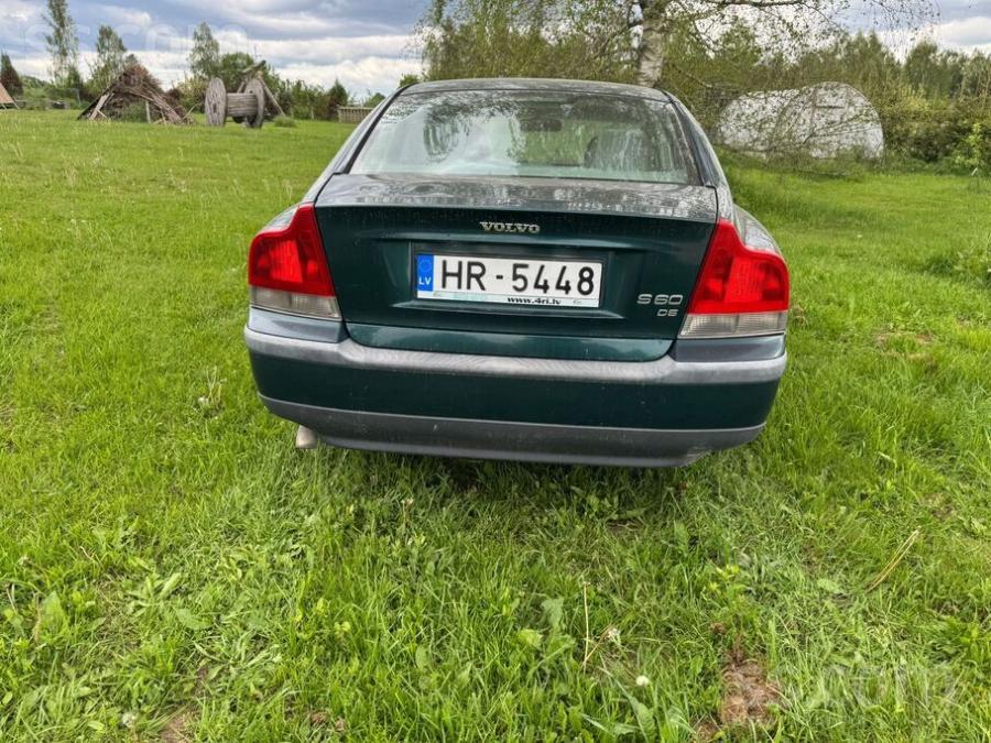 Zaļš Volvo S60 2001 Ogre, ar dzinēja tilpumu 2.40 L un nobraukumu 521 tūkst. km par 600 €, foto 5 vietnē AUTOMOTO.COM.LV