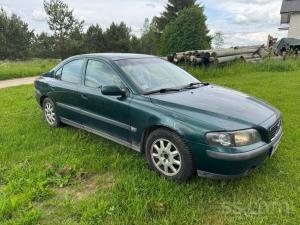 Zaļš Volvo S60 2001 Ogre, ar dzinēja tilpumu 2.40 L un nobraukumu 521 tūkst. km par 600 €, foto 6 vietnē AUTOMOTO.COM.LV