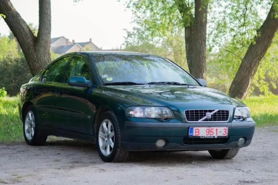 Зеленый Вольво С60 2001 в Гробиня, объемом двигателя 2.40 л и пробегом 313 тыс. км за 1850 €, фото 6 на AUTOMOTO.COM.LV