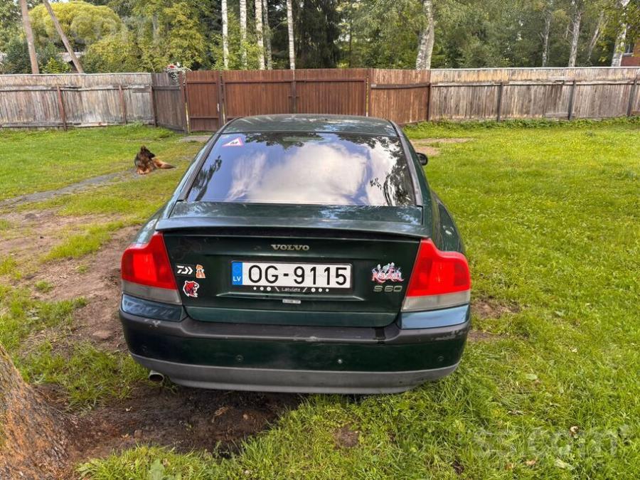 Green Volvo S60 2001 in Riga, with an engine capacity of 2.40 L and mileage of 43 thousand km for 600 €, photo 1 on AUTOMOTO.COM.LV