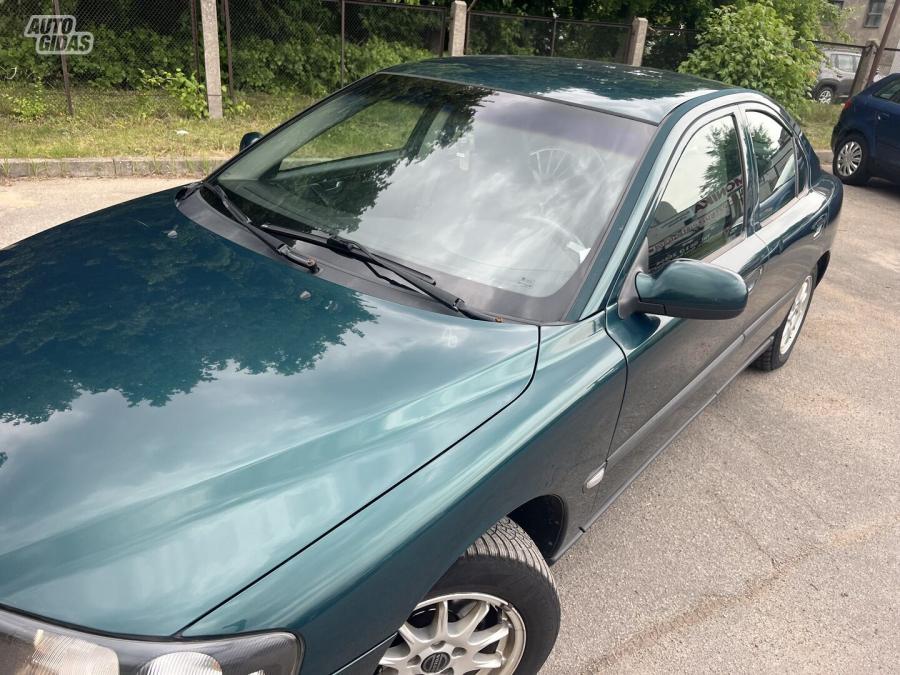 Green Volvo S60 2002 in Siauliai, with an engine capacity of 2.40 L and mileage of 330 thousand km for 1149 €, photo 10 on AUTOMOTO.COM.LV