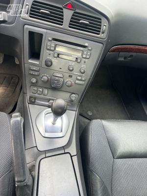 Green Volvo S60 2002 in Siauliai, with an engine capacity of 2.40 L and mileage of 330 thousand km for 1149 €, photo 16 on AUTOMOTO.COM.LV