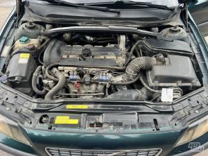 Green Volvo S60 2002 in Siauliai, with an engine capacity of 2.40 L and mileage of 330 thousand km for 1149 €, photo 29 on AUTOMOTO.COM.LV