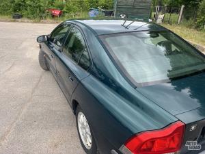 Green Volvo S60 2002 in Siauliai, with an engine capacity of 2.40 L and mileage of 330 thousand km for 1149 €, photo 14 on AUTOMOTO.COM.LV