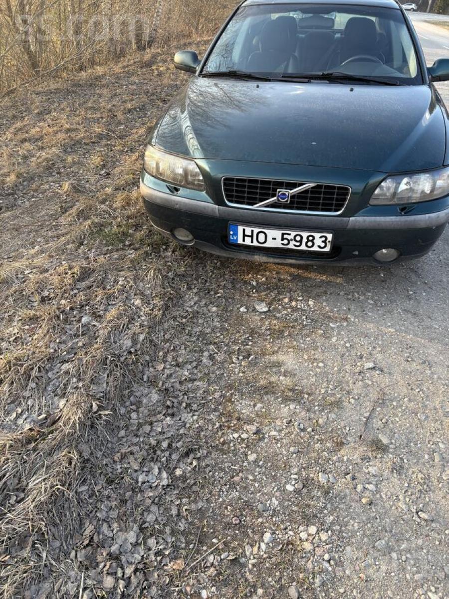 Zaļš Volvo S60 2002 Jelgava, ar dzinēja tilpumu 2.40 L un nobraukumu 384 tūkst. km par 1700 €, foto 3 vietnē AUTOMOTO.COM.LV