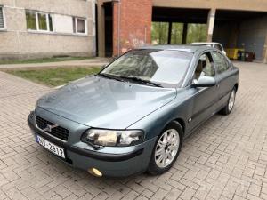 Zaļš Volvo S60 2002 Rīga, ar dzinēja tilpumu 2.40 L un nobraukumu 277 tūkst. km par 1150 €, foto 4 vietnē AUTOMOTO.COM.LV