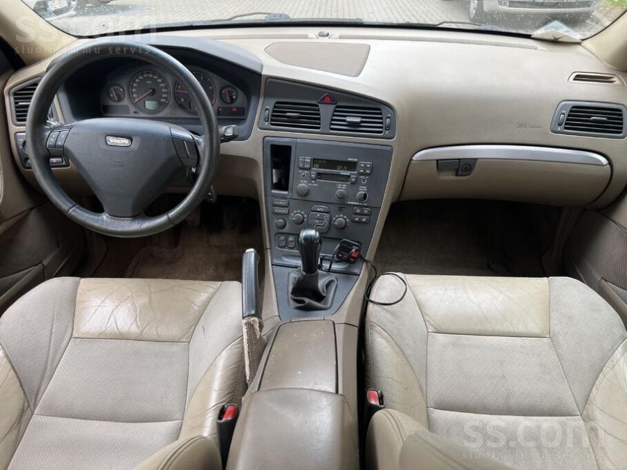 Zaļš Volvo S60 2002 Rīga, ar dzinēja tilpumu 2.40 L un nobraukumu 277 tūkst. km par 1150 €, foto 8 vietnē AUTOMOTO.COM.LV