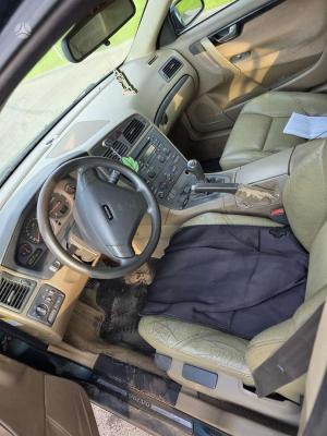 Zaļš Volvo S60 2002 Rokiškis, ar dzinēja tilpumu 2.40 L un nobraukumu 3 tūkst. km par 900 €, foto 5 vietnē AUTOMOTO.COM.LV