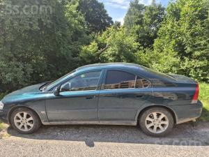 Green Volvo S60 2002 in Saldus, with an engine capacity of 2.40 L and mileage of 400 thousand km for 650 €, photo 5 on AUTOMOTO.COM.LV