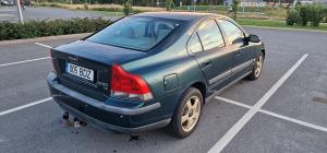Green Volvo S60 2002 in Tallinn, with an engine capacity of 2.40 L and mileage of 451 thousand km for 1699 €, photo 3 on AUTOMOTO.COM.LV