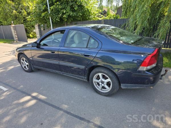 Zaļš Volvo S60 2003 Bauska, ar dzinēja tilpumu 2.40 L un nobraukumu 347 tūkst. km par 1550 €, foto 1 vietnē AUTOMOTO.COM.LV