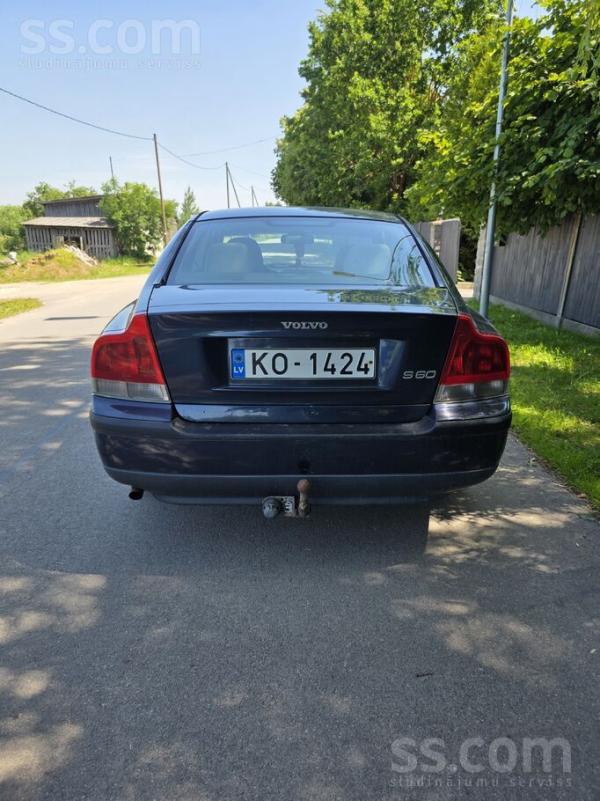 Zaļš Volvo S60 2003 Bauska, ar dzinēja tilpumu 2.40 L un nobraukumu 347 tūkst. km par 1550 €, foto 2 vietnē AUTOMOTO.COM.LV