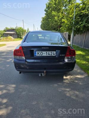 Зеленый Вольво С60 2003 в Бауска, объемом двигателя 2.40 л и пробегом 347 тыс. км за 1550 €, фото 3 на AUTOMOTO.COM.LV