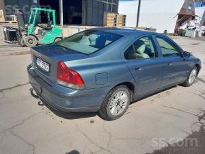 Zaļš Volvo S60 2004 Rīga, ar dzinēja tilpumu 2.40 L un nobraukumu 0 tūkst. km par 1790 €, foto 2 vietnē AUTOMOTO.COM.LV