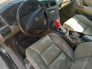 Zaļš Volvo S60 2004 Rīga, ar dzinēja tilpumu 2.40 L un nobraukumu 0 tūkst. km par 1790 €, foto 4 vietnē AUTOMOTO.COM.LV