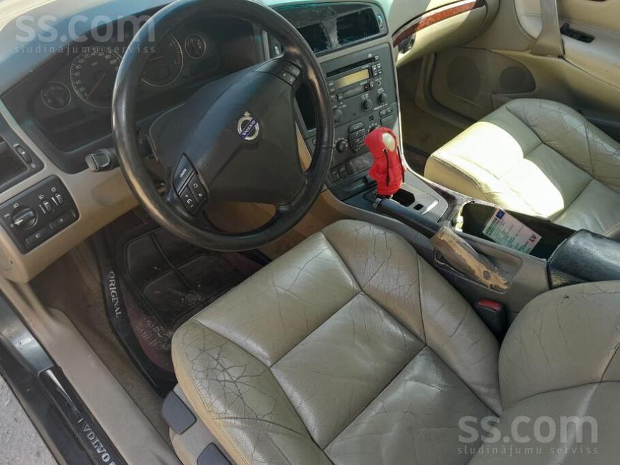 Zaļš Volvo S60 2004 Rīga, ar dzinēja tilpumu 2.40 L un nobraukumu 0 tūkst. km par 1790 €, foto 4 vietnē AUTOMOTO.COM.LV