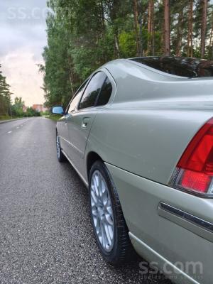 Zaļš Volvo S60 2004 Daugavpils, ar dzinēja tilpumu 2.40 L un nobraukumu 221 tūkst. km par 1950 €, foto 5 vietnē AUTOMOTO.COM.LV