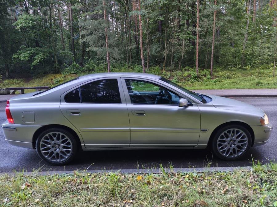Zaļš Volvo S60 2004 Daugavpils, ar dzinēja tilpumu 2.40 L un nobraukumu 221 tūkst. km par 1950 €, foto 7 vietnē AUTOMOTO.COM.LV