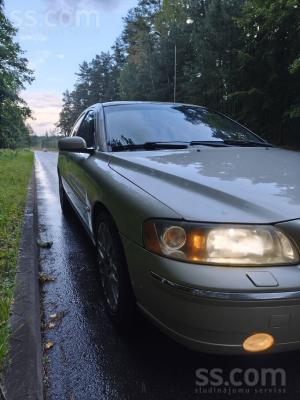 Zaļš Volvo S60 2004 Daugavpils, ar dzinēja tilpumu 2.40 L un nobraukumu 221 tūkst. km par 1950 €, foto 8 vietnē AUTOMOTO.COM.LV