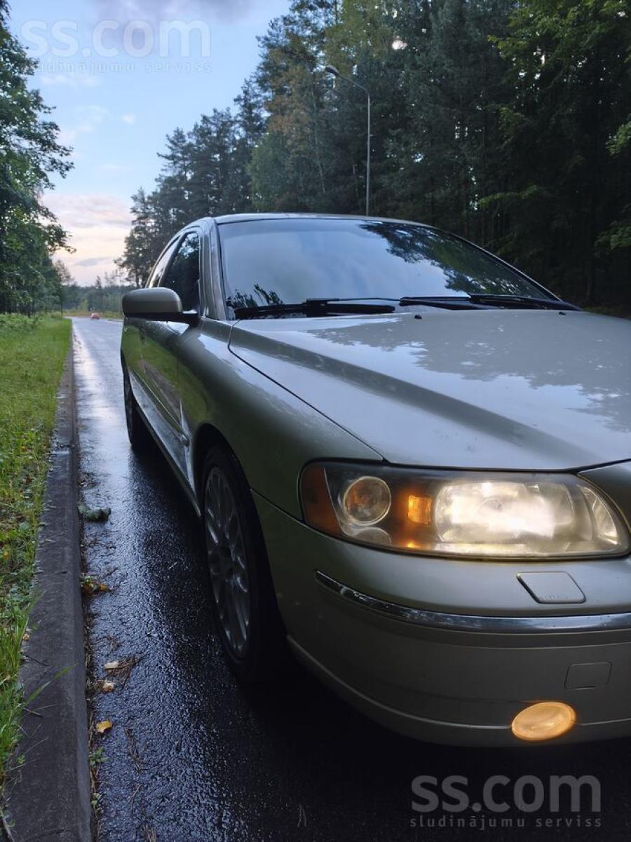 Zaļš Volvo S60 2004 Daugavpils, ar dzinēja tilpumu 2.40 L un nobraukumu 221 tūkst. km par 1950 €, foto 8 vietnē AUTOMOTO.COM.LV