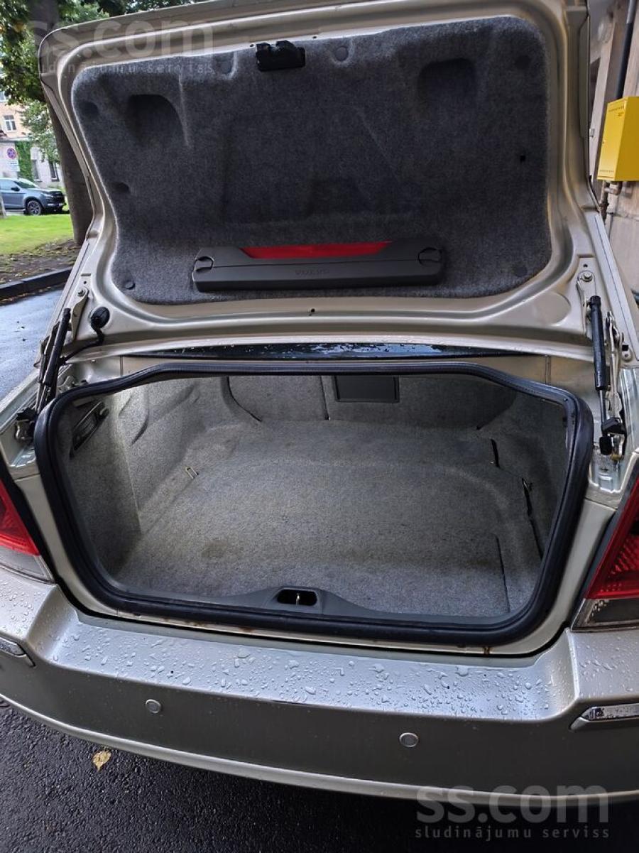 Zaļš Volvo S60 2004 Daugavpils, ar dzinēja tilpumu 2.40 L un nobraukumu 221 tūkst. km par 1950 €, foto 10 vietnē AUTOMOTO.COM.LV