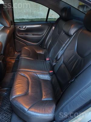 Zaļš Volvo S60 2004 Daugavpils, ar dzinēja tilpumu 2.40 L un nobraukumu 221 tūkst. km par 1950 €, foto 13 vietnē AUTOMOTO.COM.LV