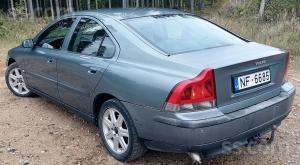Zaļš Volvo S60 2004 Cēsis, ar dzinēja tilpumu 2.40 L un nobraukumu 570 tūkst. km par 1500 €, foto 3 vietnē AUTOMOTO.COM.LV