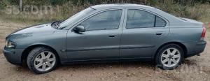 Zaļš Volvo S60 2004 Cēsis, ar dzinēja tilpumu 2.40 L un nobraukumu 570 tūkst. km par 1500 €, foto 4 vietnē AUTOMOTO.COM.LV