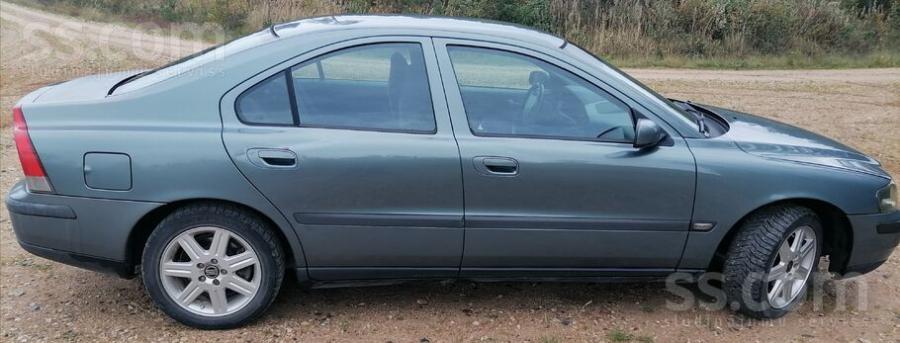Zaļš Volvo S60 2004 Cēsis, ar dzinēja tilpumu 2.40 L un nobraukumu 570 tūkst. km par 1500 €, foto 6 vietnē AUTOMOTO.COM.LV