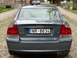 Green Volvo S60 2005 in Jelgava, with an engine capacity of 2.40 L and mileage of 259 thousand km for 2350 €, photo 5 on AUTOMOTO.COM.LV