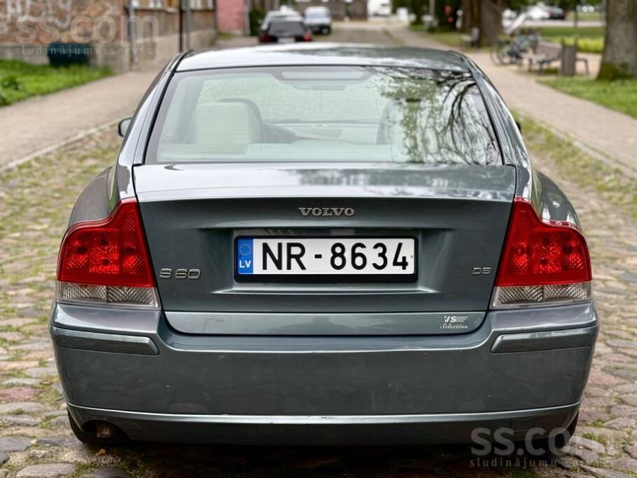 Green Volvo S60 2005 in Jelgava, with an engine capacity of 2.40 L and mileage of 259 thousand km for 2350 €, photo 5 on AUTOMOTO.COM.LV