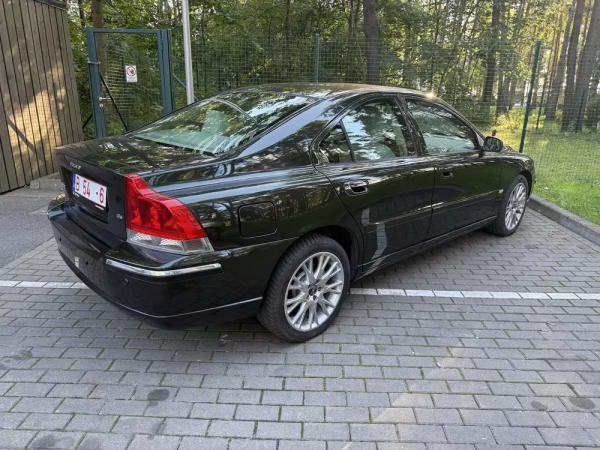 Зеленый Вольво С60 2005 в Рига, объемом двигателя 2.40 л и пробегом 249 тыс. км за 1500 €, фото 4 на AUTOMOTO.COM.LV