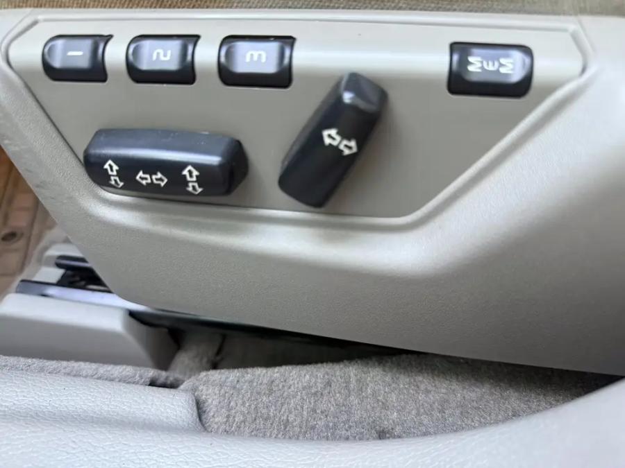 Green Volvo S60 2005 in Riga, with an engine capacity of 2.40 L and mileage of 249 thousand km for 1500 €, photo 12 on AUTOMOTO.COM.LV