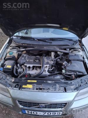 Green Volvo S60 2005 in Valka, with an engine capacity of 2.50 L and mileage of 276 thousand km for 3550 €, photo  on AUTOMOTO.COM.LV
