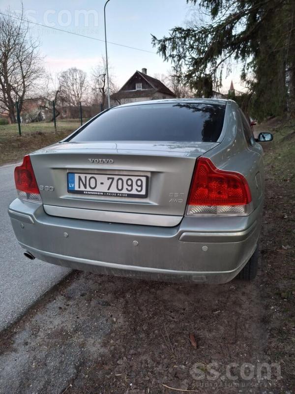 Green Volvo S60 2005 in Valka, with an engine capacity of 2.50 L and mileage of 276 thousand km for 3550 €, photo 7 on AUTOMOTO.COM.LV