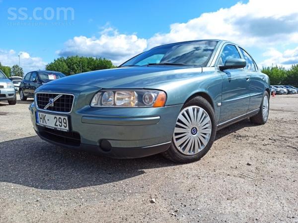Green Volvo S60 2005 in Daugavpils, with an engine capacity of 2.40 L and mileage of 0 thousand km for 2200 €, photo 1 on AUTOMOTO.COM.LV