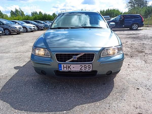 Green Volvo S60 2005 in Daugavpils, with an engine capacity of 2.40 L and mileage of 0 thousand km for 2200 €, photo 3 on AUTOMOTO.COM.LV