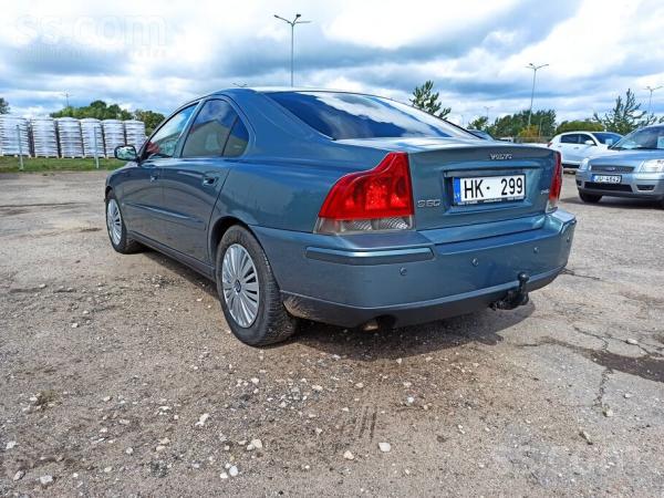 Green Volvo S60 2005 in Daugavpils, with an engine capacity of 2.40 L and mileage of 0 thousand km for 2200 €, photo 5 on AUTOMOTO.COM.LV