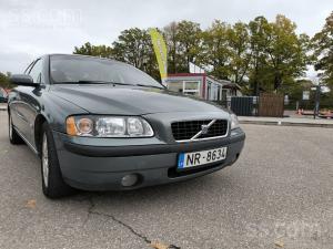 Зеленый Вольво С60 2005 в Цесис, объемом двигателя 2.40 л и пробегом 297 тыс. км за 1700 €, фото 1 на AUTOMOTO.COM.LV